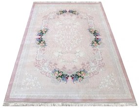 Protiskluzový koberec růžové barvy s jemnými květy