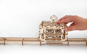 Ugears 3D dřevěné mechanické puzzle Kabinová lanovka s tratí