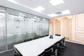 DIMEX | Samolepicí vliesová fototapeta na zeď Luxusní světlý interiér MA-5-1187 | 375 x 250 cm | bílá, béžová, růžová