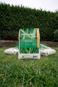 IQ Garden Hnojivo ICL Landscaper PRO New Grass, 20-20-08, 15kg 326194