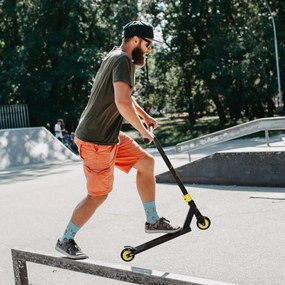 Kaskadérská koloběžka HOMCOM, zábavná koloběžka, kaskadérská koloběžka s kuličkovými ložisky ABEC 9, kopací koloběžka se 100 mm kolečky z imitace kůž…