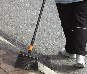 Fiskars QuikFit smeták, vymetací, 29cm (135534) 1001415