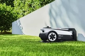 Ecovacs GOAT A1600 LiDAR PRO černá, bílá / Robotická sekačka na trávu