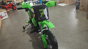 AIYAPLAY Dětská elektrická motorka 12V se 2 odnímatelnými pomocnými koly, 2 motory, zadní odpružení, hudba, 3 km/h, 3-6 let, zelená