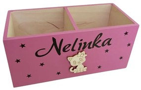 Dřevěný pastelkovník se jménem a kočičkou - růžovofialový