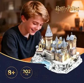 CUBICFUN Puzzle 3D Bradavice ve sněhu Harry Potter / 202 dílků / LED o