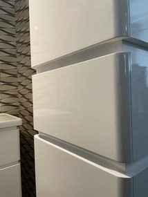 Lavedo Lion White II 40 vysoká závěsná skříňka do koupelny Orientace: Pravá