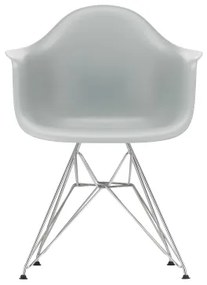 Eames Plastic Armchair DAR chrom šedá bílé na koberec Vitra