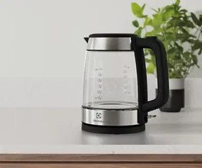 Electrolux E4GK1-4GB černá / Rychlovarná konvice / 2200 W / 1,7 l / sk