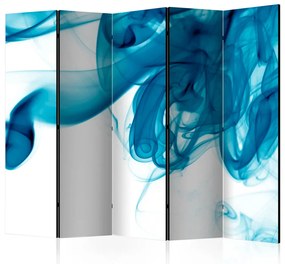 Pokojová zástěna Modrý dým II (5-dílný) - abstrakce v modrých vlnách na bílém