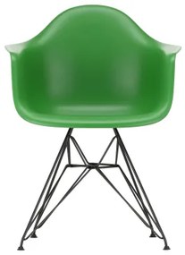 Eames Plastic Armchair DAR černě lakovaná zelená bílé na koberec Vitra