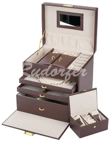 Praktická elegantní hnědá koženková šperkovnice (matná ekokůže) 7246.17