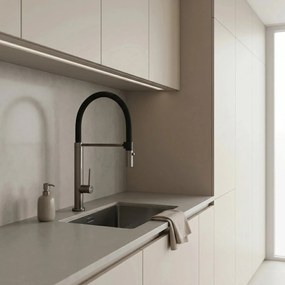Dřezová baterie REA VIERA s flexibilním raménkem a sprškou, titan