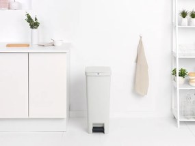 Brabantia Pedálový koš StepUp 40L světle šedý