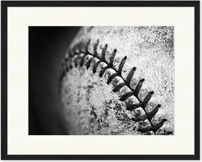 Zarámovaná fotografie Old Worn Baseball, v různých velikostech