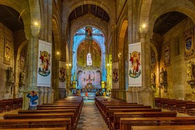 DIMEX | Samolepicí vliesová fototapeta na zeď Katedrála Panny Marie, Braga MA-5-0920 | 375 x 250 cm | vícebarevná, modrá, béžová, hnědá