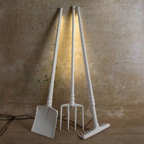 Karman Tobia - LED stojací lampa ve tvaru hrábí
