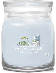 Yankee Candle – Signature svíčka A Calm & Quiet Place (Klidné a tiché místo) Velikost: střední 368 g