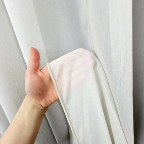 Voálová záclona s jemnou strukturou a olůvkem  metraž Ervi 22650