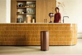 Nášlapný ocelový odpadkový koš v bronzové barvě 30 l NewIcon – Brabantia