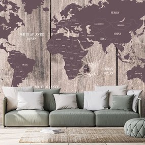 Tapeta hnědo-fialová mapa na dřevěném pozadí - 300x200 cm