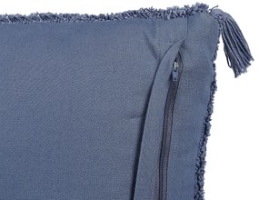 Tkaný bavlněný polštář s geometrickým vzorem a střapci 45 x 45 cm modrý AVIUM Beliani