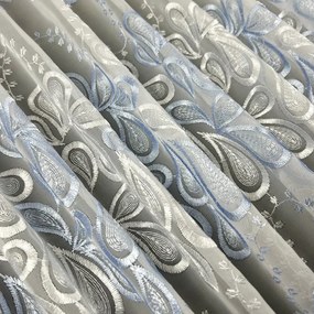 Vitrážová ﻿voálová záclona s výšivkou 2239-2 světlo modrá - výška 40,90 cm , metráž