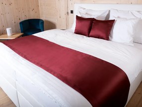 Biante Saténový přehoz/běhoun na postel Satén LUX-036 Vínově červený 50x180 cm