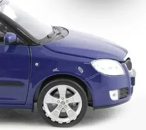 WELLY Model auta Škoda Fabia Combi II (2009) modrá / 1:24 / Kov a plas