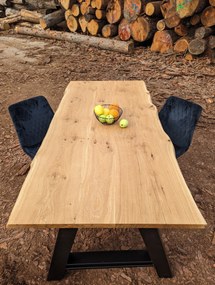 Jídelní stůl z dubového masivu Prag v industriálním designu Velikost Desky: 2000x1000 (mm)
