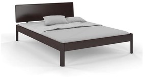 Tmavě hnědá dvoulůžková postel z borovicového dřeva 160x200 cm Ammer – Skandica