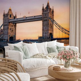 Fototapeta Londýn, Velká Británie - Tower Bridge ve světle východícího slunce