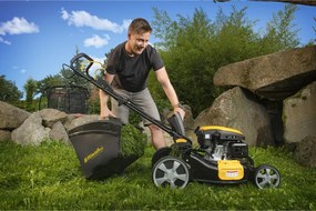 Benzínová sekačka na trávu Riwall PRO RPM 5155 V PRO 4v1 s variabilním pojezdem