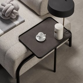 OnaDnes -20% Velký černý kovový odkládací stolek Kave Home Compo 54 x 40 cm