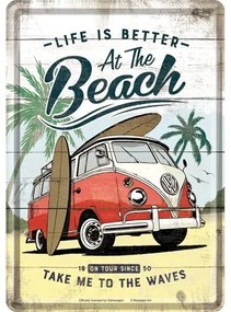 Postershop Plechová pohlednice - VW Bulli Life is Better at the Beach