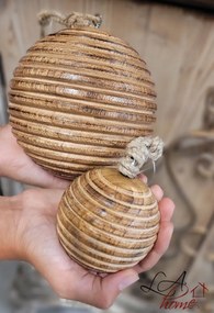 Dřevěná rýhovaná závěsná koule - Ø 12*12 cm
