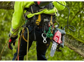 Akumulátorová řetězová pila CRAMER 82TCS15 (Dodáváno bez baterie a nabíječky)