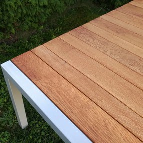 KULHÁNEK Zahradní stůl s kovovou hranou a nohami Odstín nátěru: lazura - teak, Velikost desky: 150x80 cm, Odstín podnože: antracit - RAL 7016