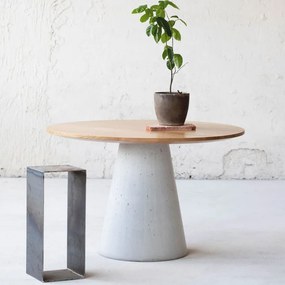 Jídelní stůl masiv dub kruh D120cm, podnoží bílý beton