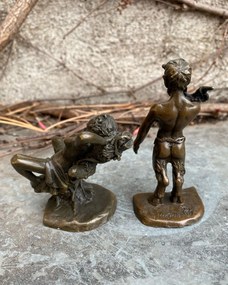 Bronzová socha skupina - Nahá žena a satyr 3