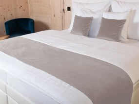 Biante Sametový přehoz/běhoun na postel Velvet Premium SVP-015 Latte 50x140 cm