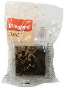 Legrand SUNO zásuvka s clonkami IP44 černá 721486