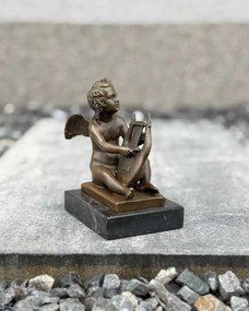 Bronzová socha - Putto s lyrou - andělská soška dítěte