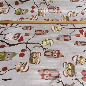 Kubík Ubrus PVC 434/0 stříbrný, zimní, vánoční barevné sovy na stromě, š.140cm (metráž)