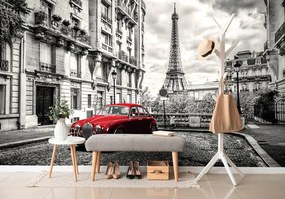 Samolepící fototapeta červené retro auto v Paříži - 150x100 cm