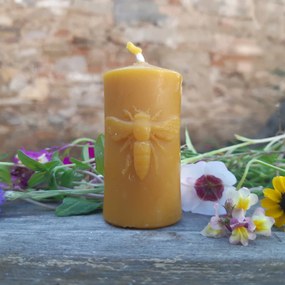Včelařství Řezanina - Svíčka včela z pravého včelího vosku - 45g