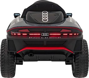 Ramiz Vozidlo Audi RSQ E-TRON šedé