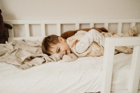 Sleepee Celoroční spací pytel s nohavicemi BOHO, PÍSKOVÝ z bavlny Zvolte rozměr: XS (6 - 12 měsíců)