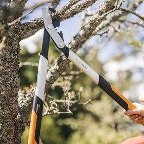 Nůžky na silné větve dvoučepelové Fiskars PowerGearX M (1020187)