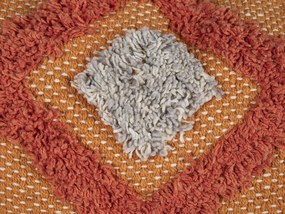 Tkaný bavlněný polštář s geometrickým vzorem 45 x 45 cm oranžový/béžový BREVIFOLIA Beliani